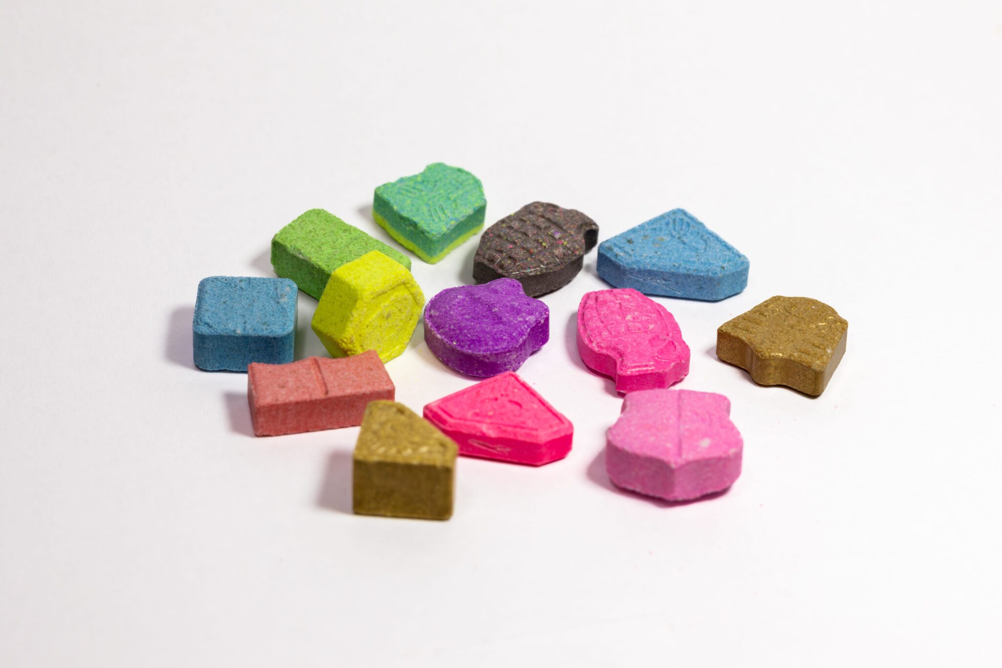 Wat is XTC (MDMA)? - DRUGSinfo